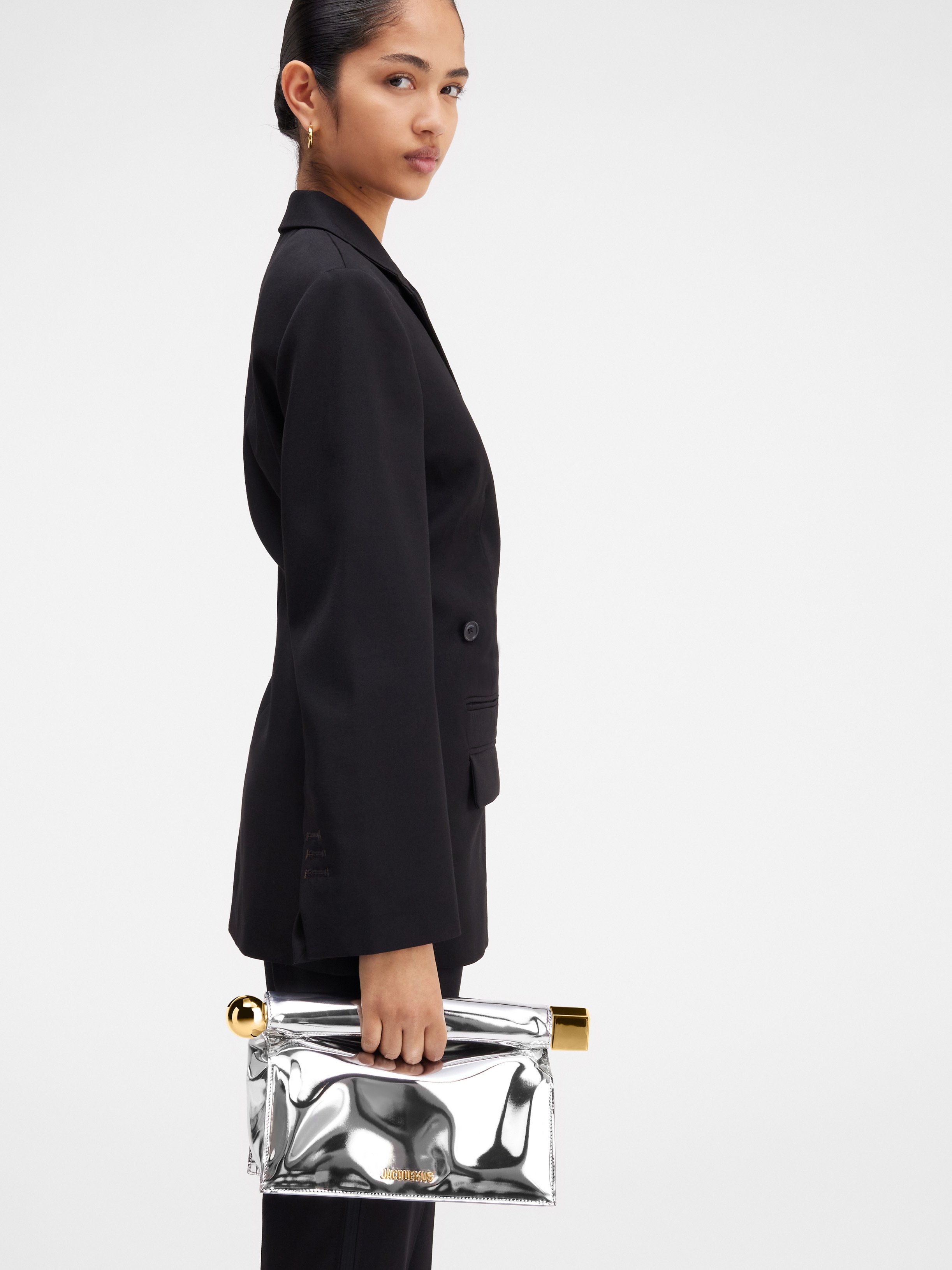 The Rond Carré clutch by JACQUEMUS | Official website