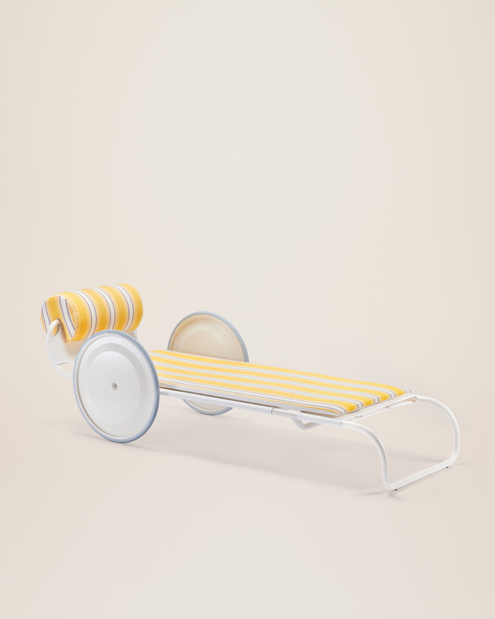 Jacquemus + Exteta - Locus Solus Sun Lounger by Gae Aulenti by ...