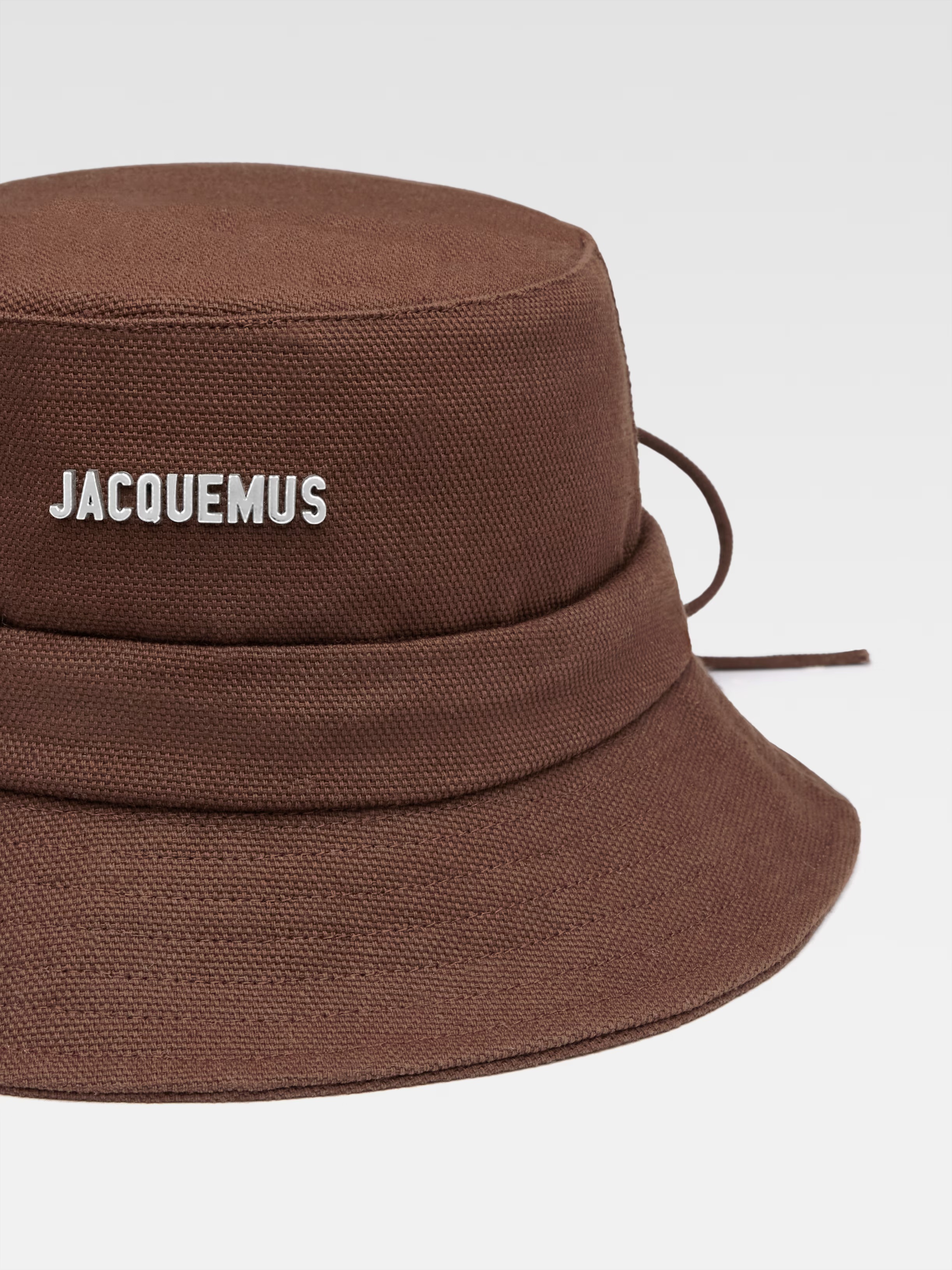 Le bob Gadjo by JACQUEMUS | Official website