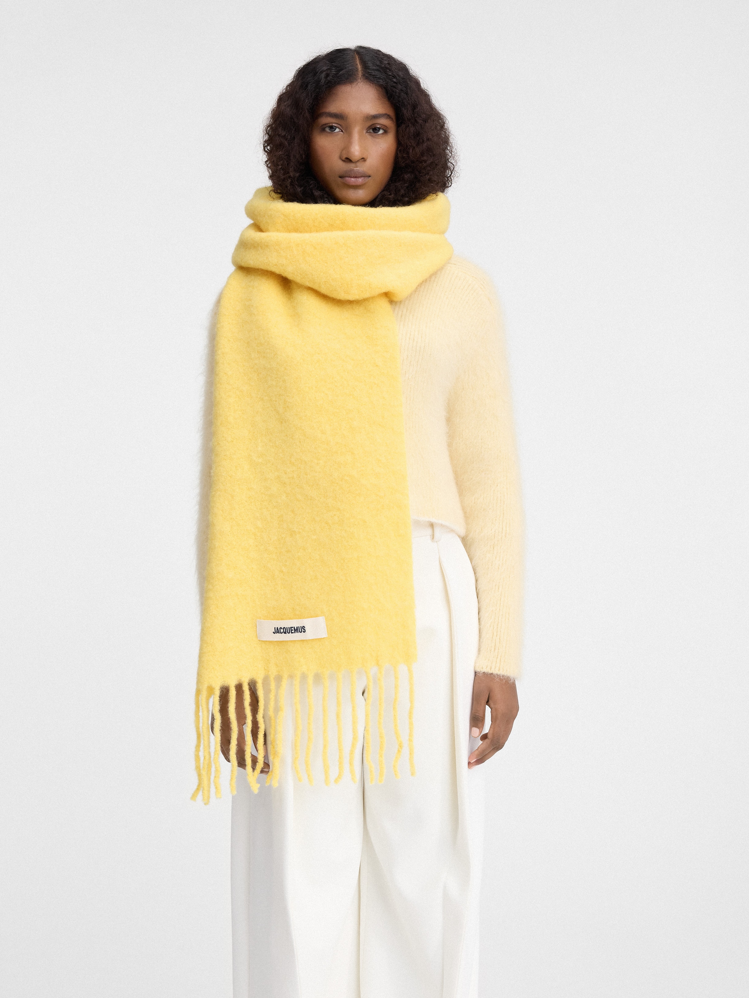 The Carro scarf by JACQUEMUS | Official website