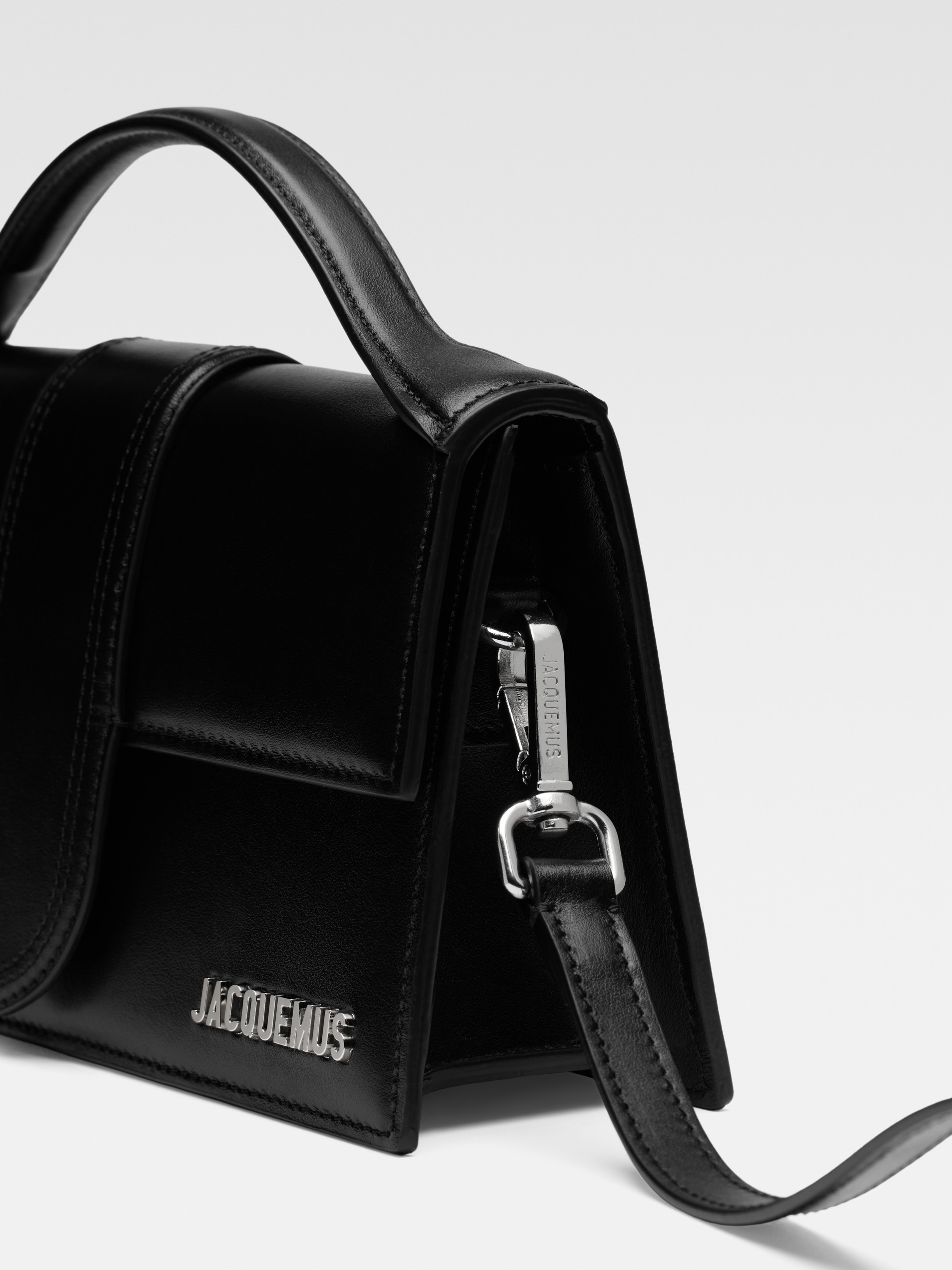 The large Bambino by JACQUEMUS | Official website