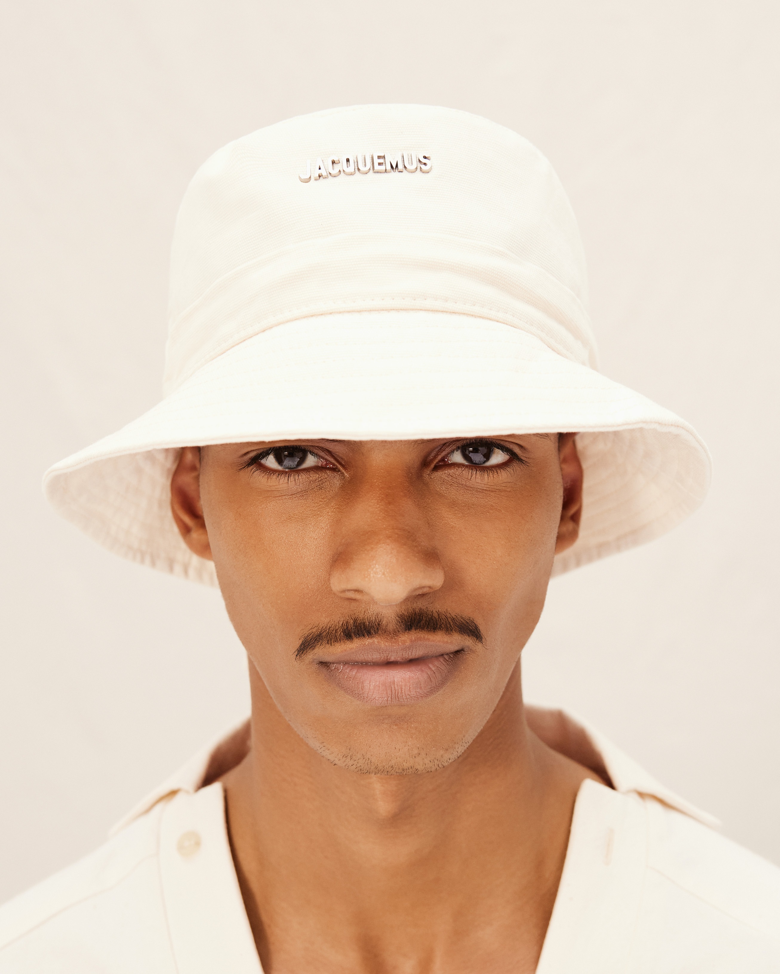 Le bob Gadjo by JACQUEMUS | Official website