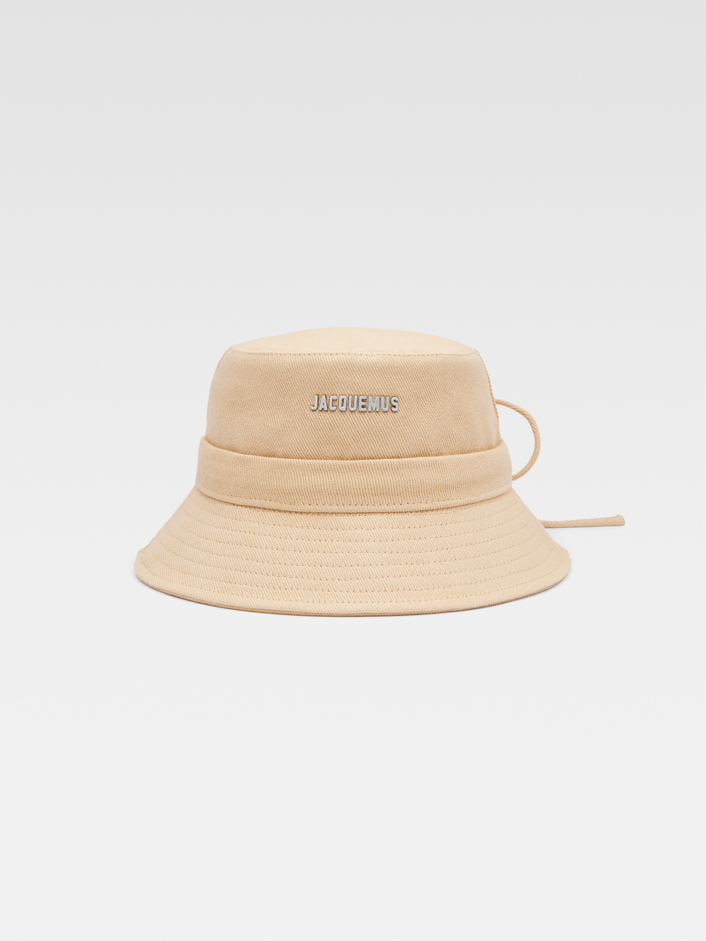 Le bob Gadjo by JACQUEMUS | Official website