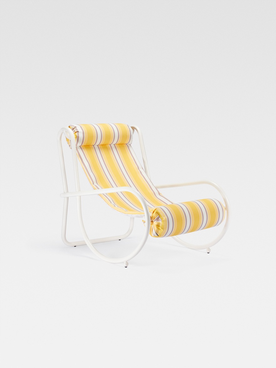 Jacquemus + Exteta - Locus Solus Chaise par Gae Aulenti | JACQUEMUS ...