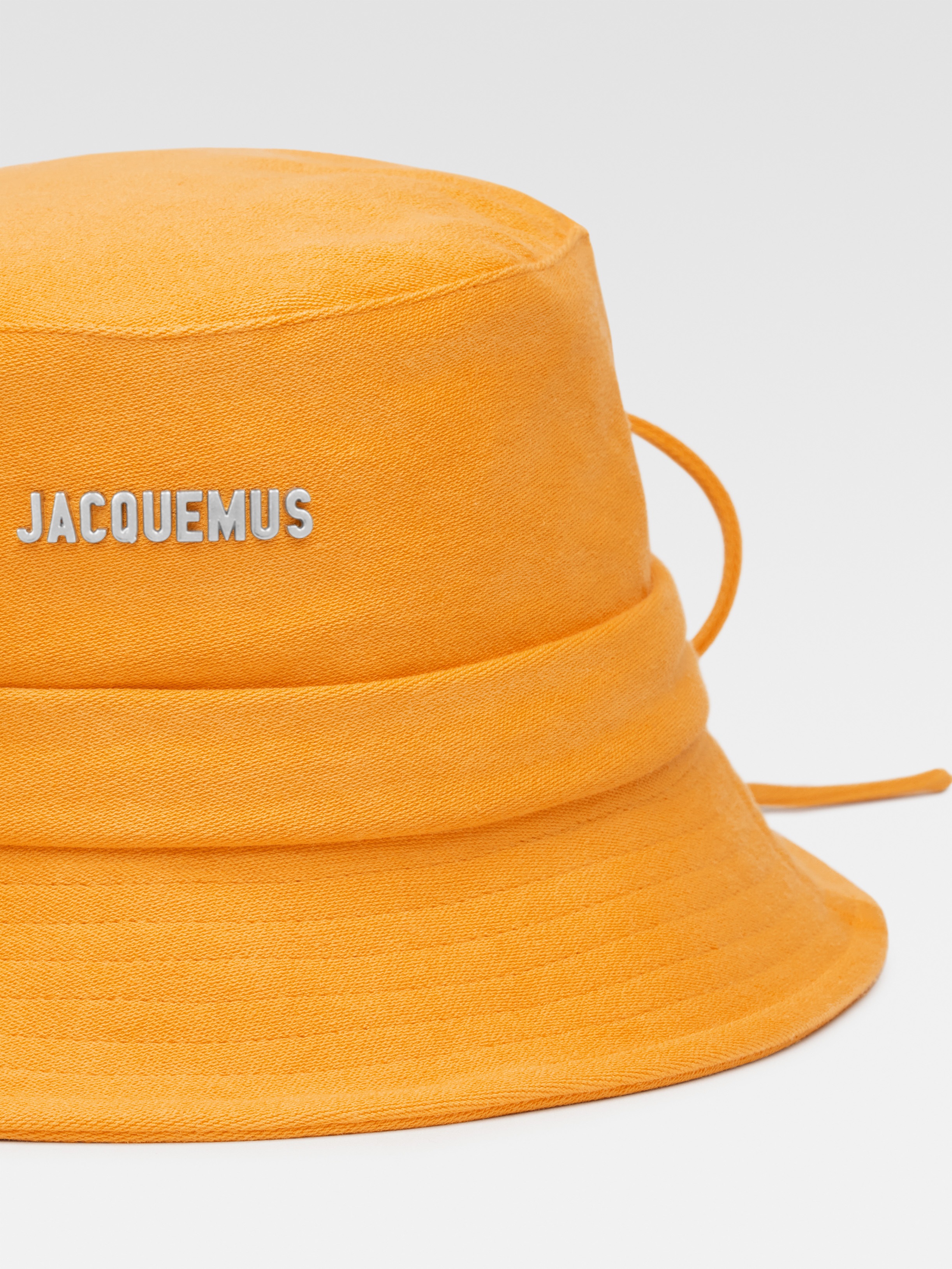 Le bob Gadjo by JACQUEMUS | Official website