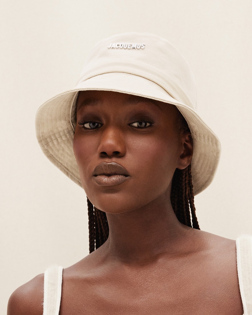 Le bob Gadjo by JACQUEMUS | Official website