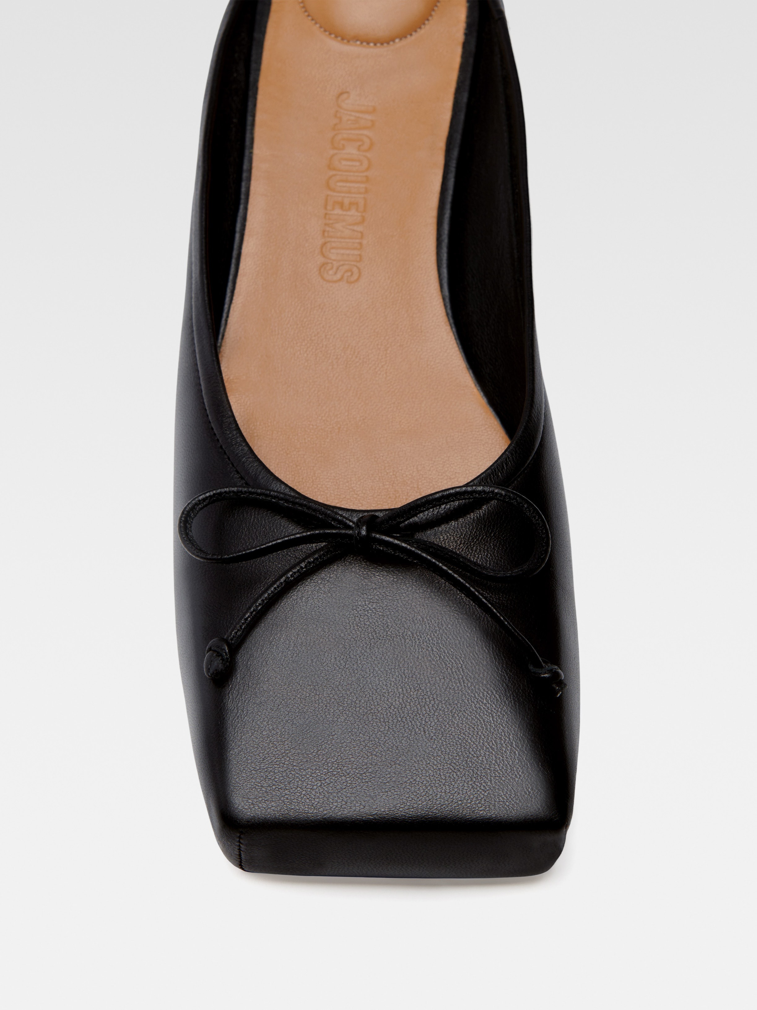 The flat Ballet mules by JACQUEMUS | Official website