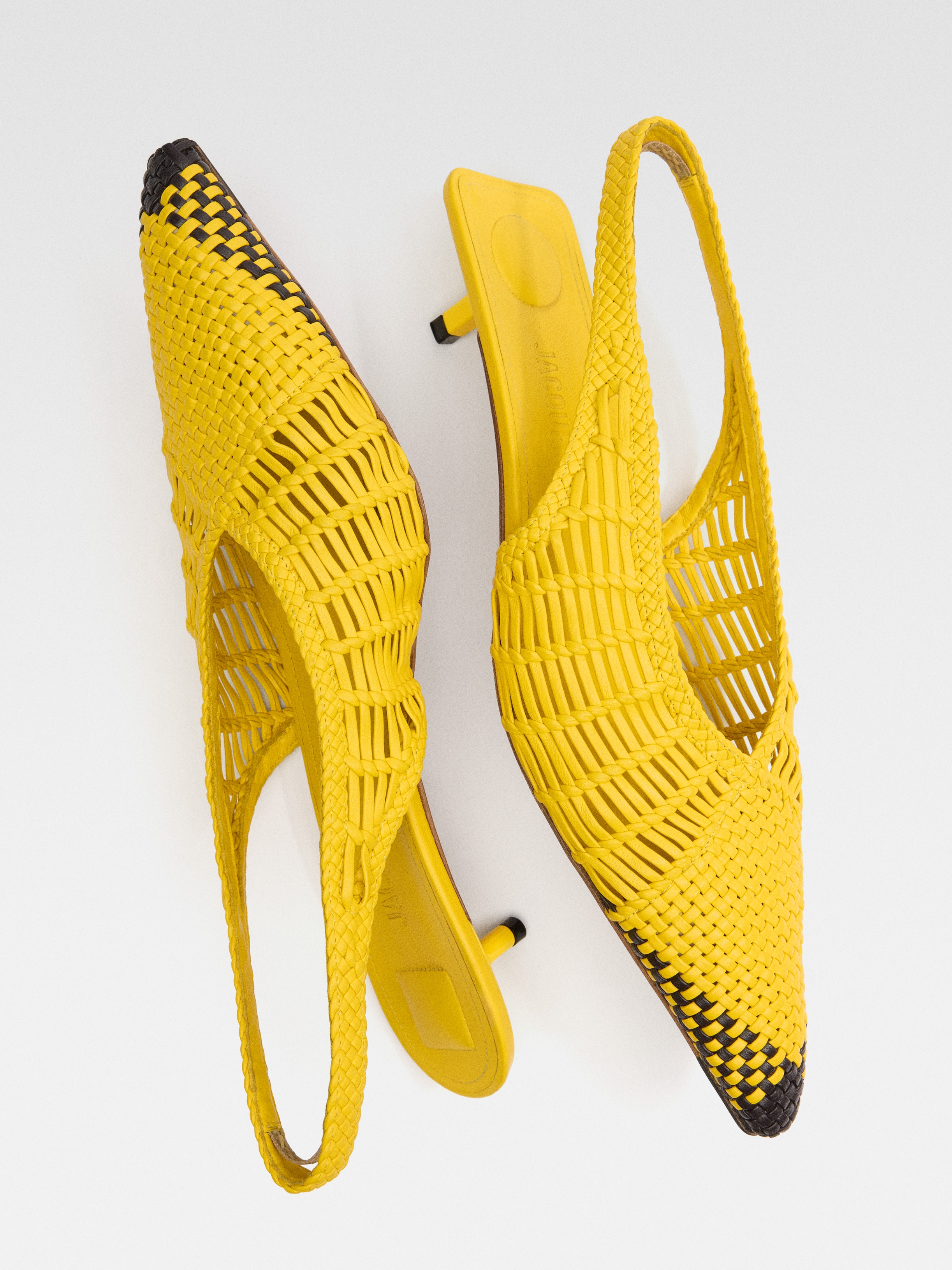 The low Cubisto Banane by JACQUEMUS | Official website