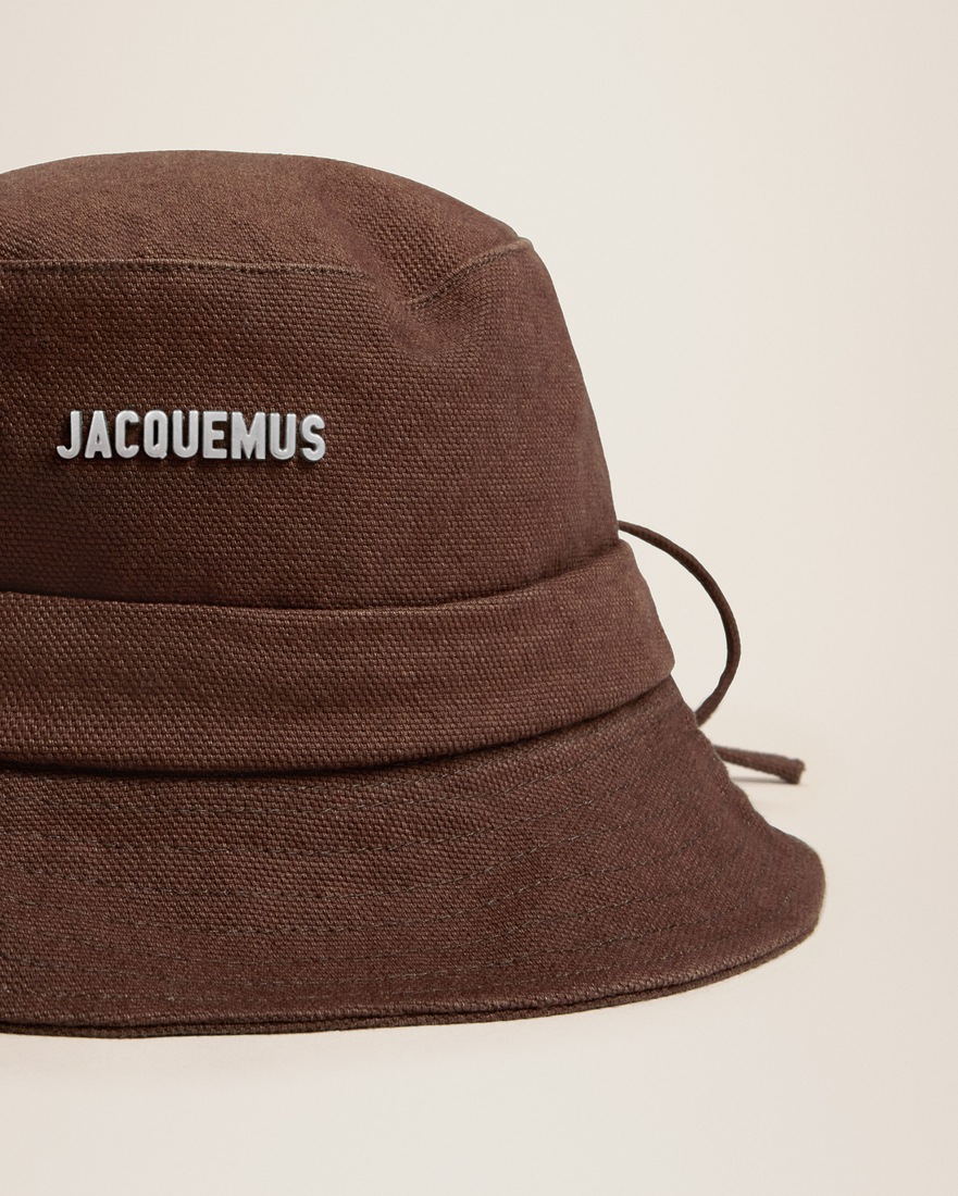 Le bob Gadjo by JACQUEMUS | Official website