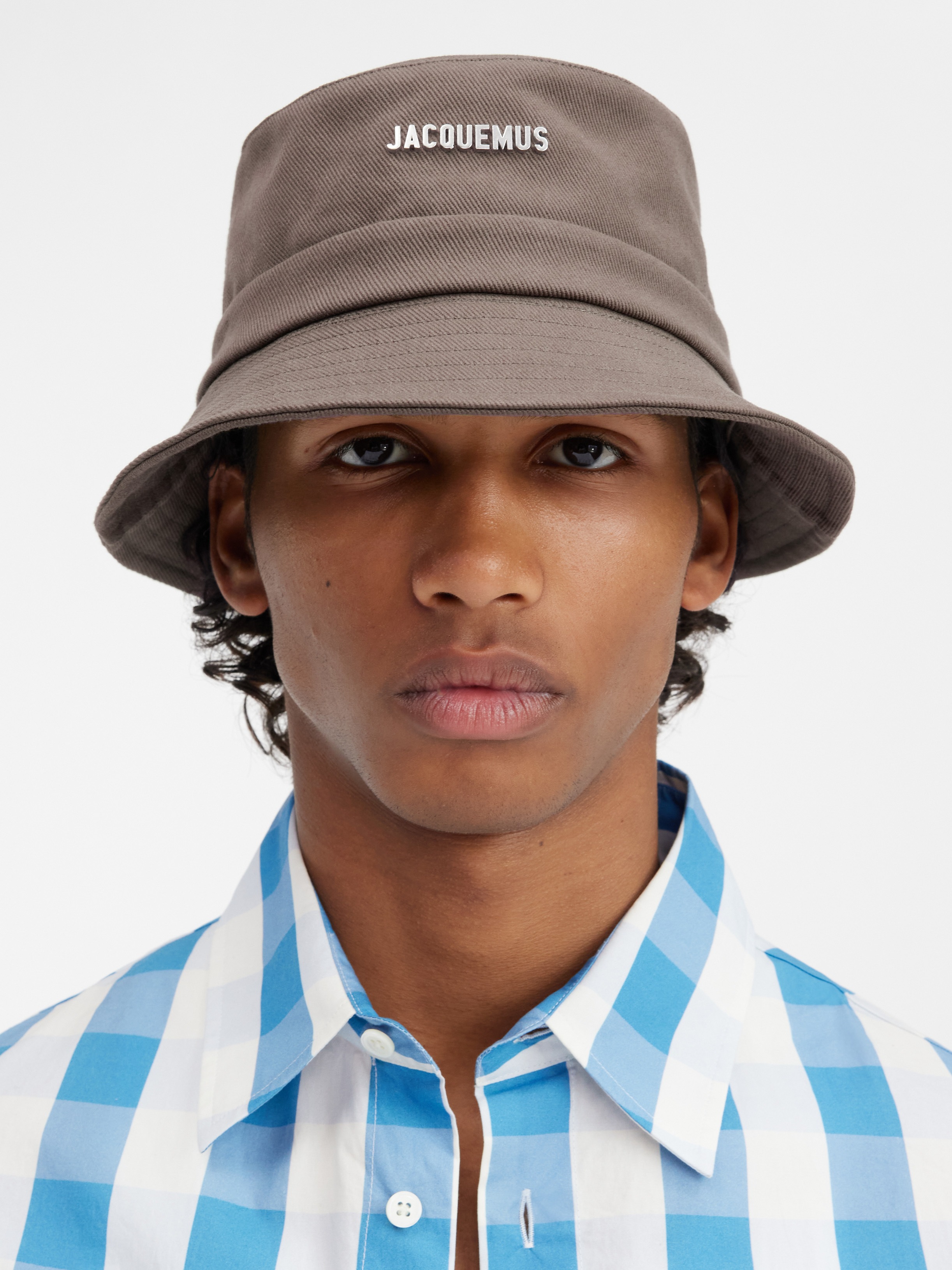 Le bob Gadjo by JACQUEMUS | Official website