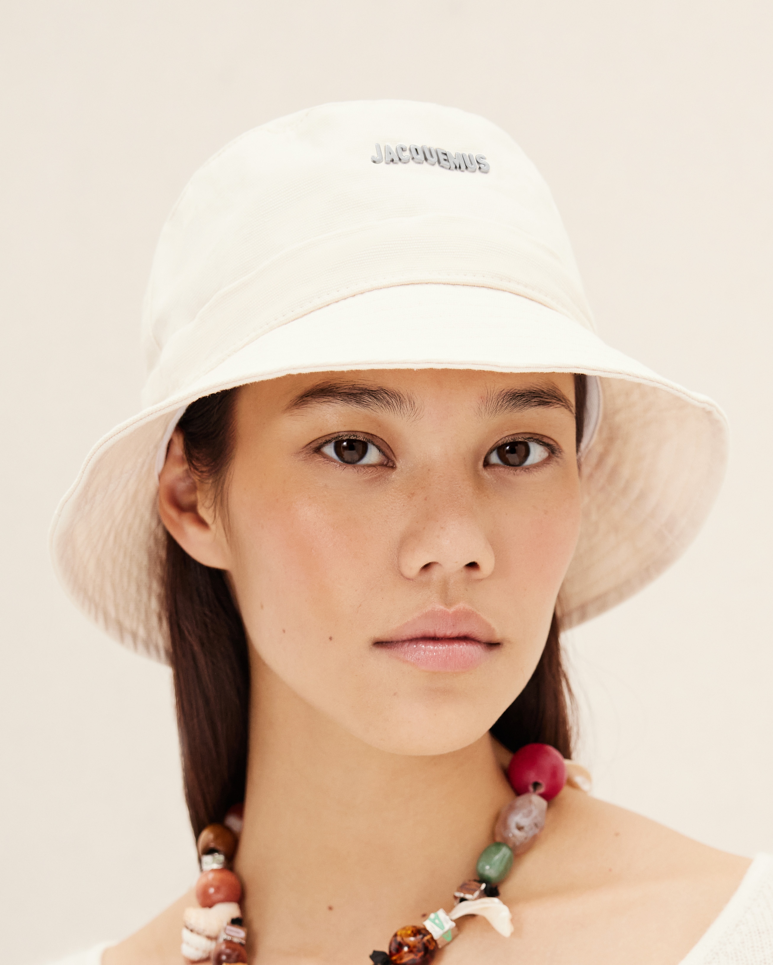 Le bob Gadjo by JACQUEMUS | Official website