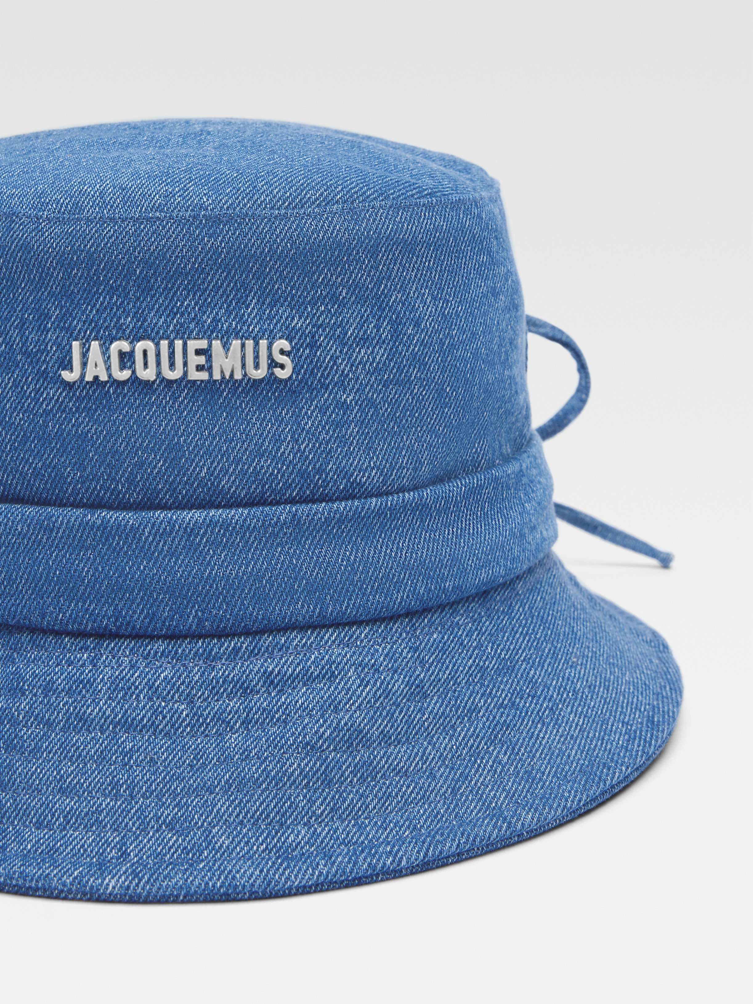 Le bob Gadjo by JACQUEMUS | Official website