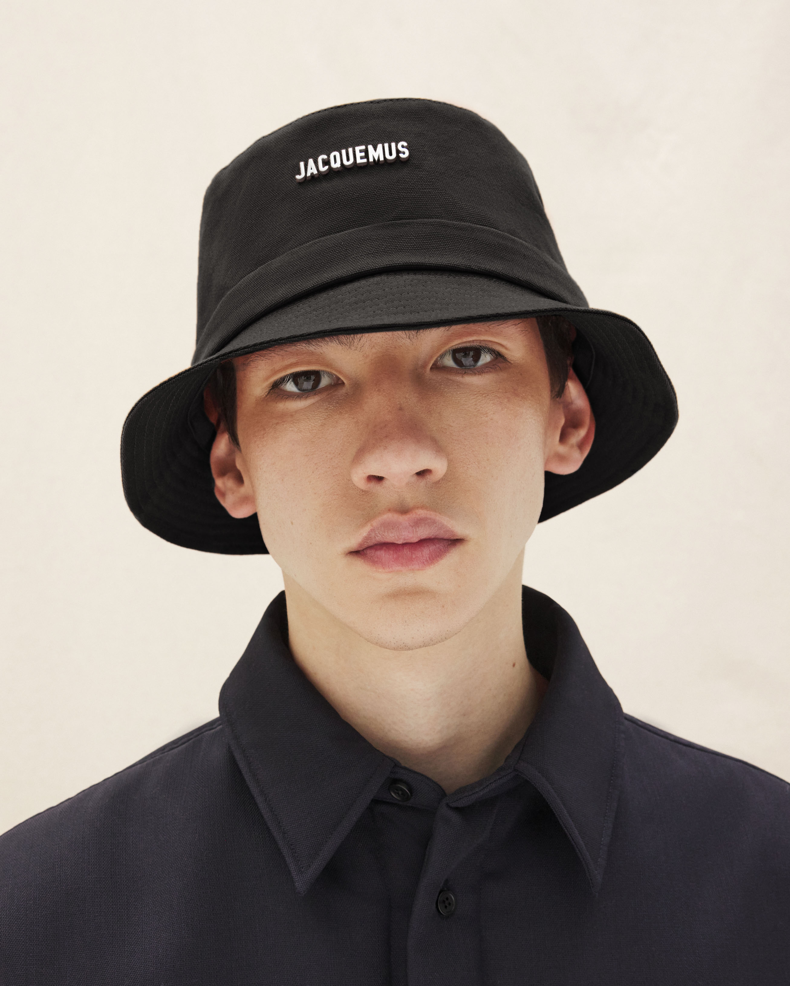 Le bob Gadjo by JACQUEMUS | Official website
