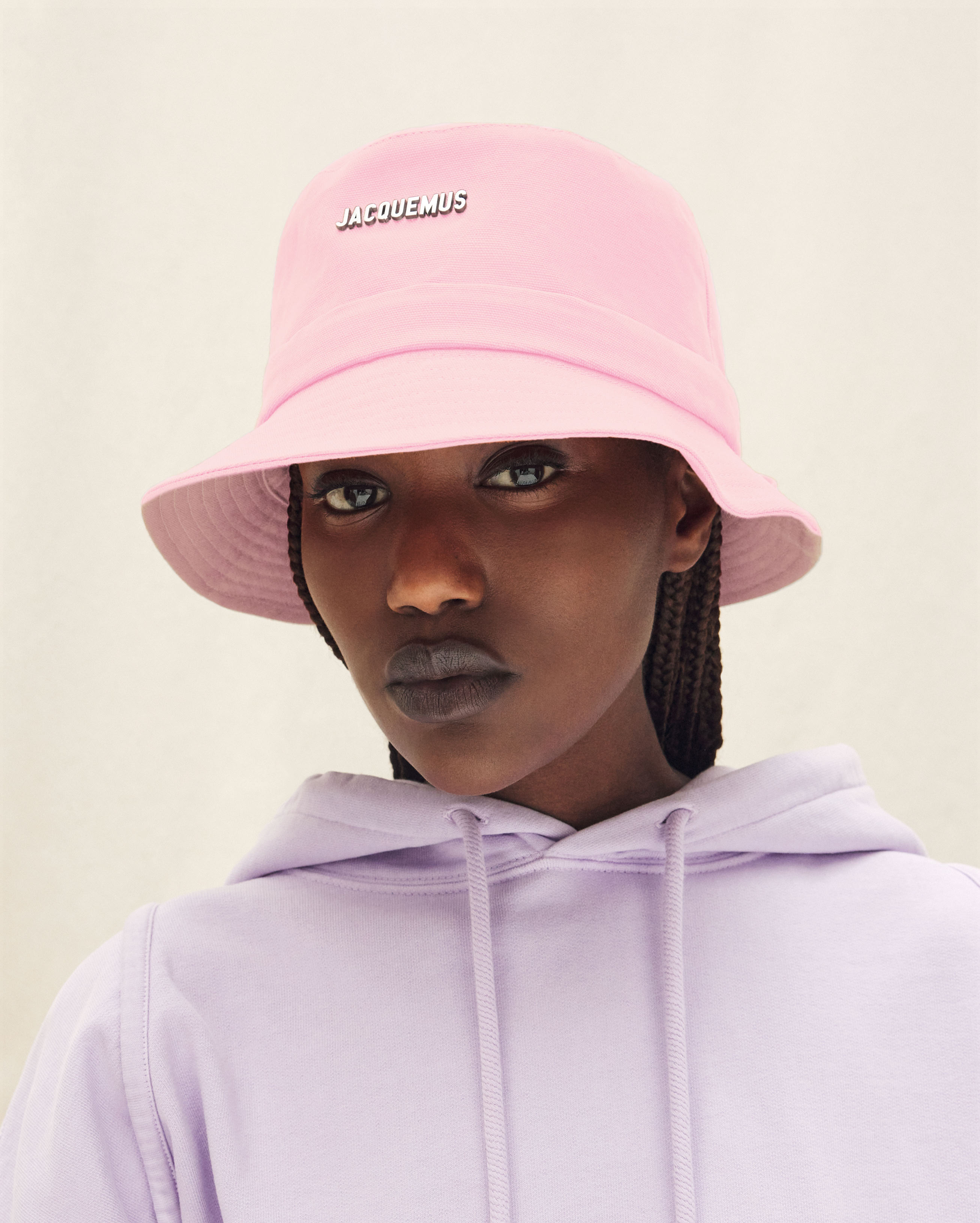 Le bob Gadjo by JACQUEMUS | Official website